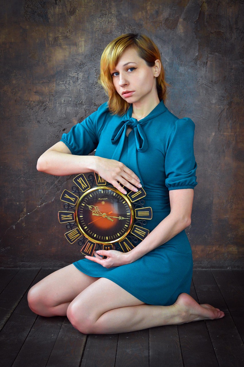 Woman Clock Vintage - Free photo on Pixabay - Pixabay