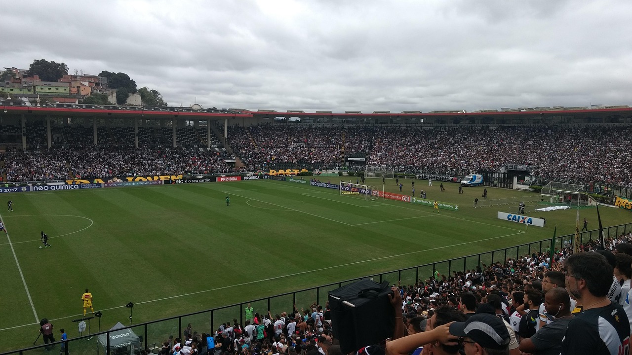 10+ kostenlose Estadio Capwell und Fußball-Bilder - Pixabay