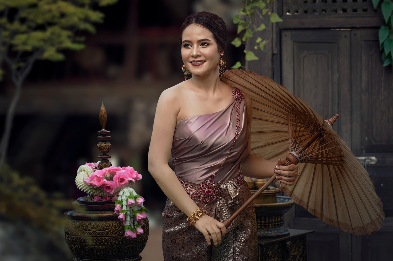 Woman Traditional Wear Thai - Free photo on Pixabay