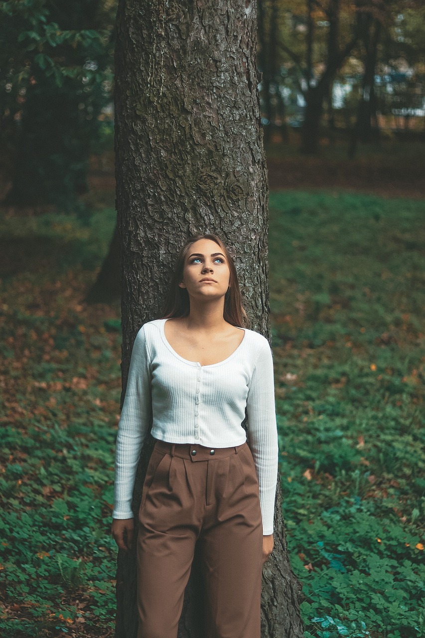Femme Seule Forêt - Photo gratuite sur Pixabay