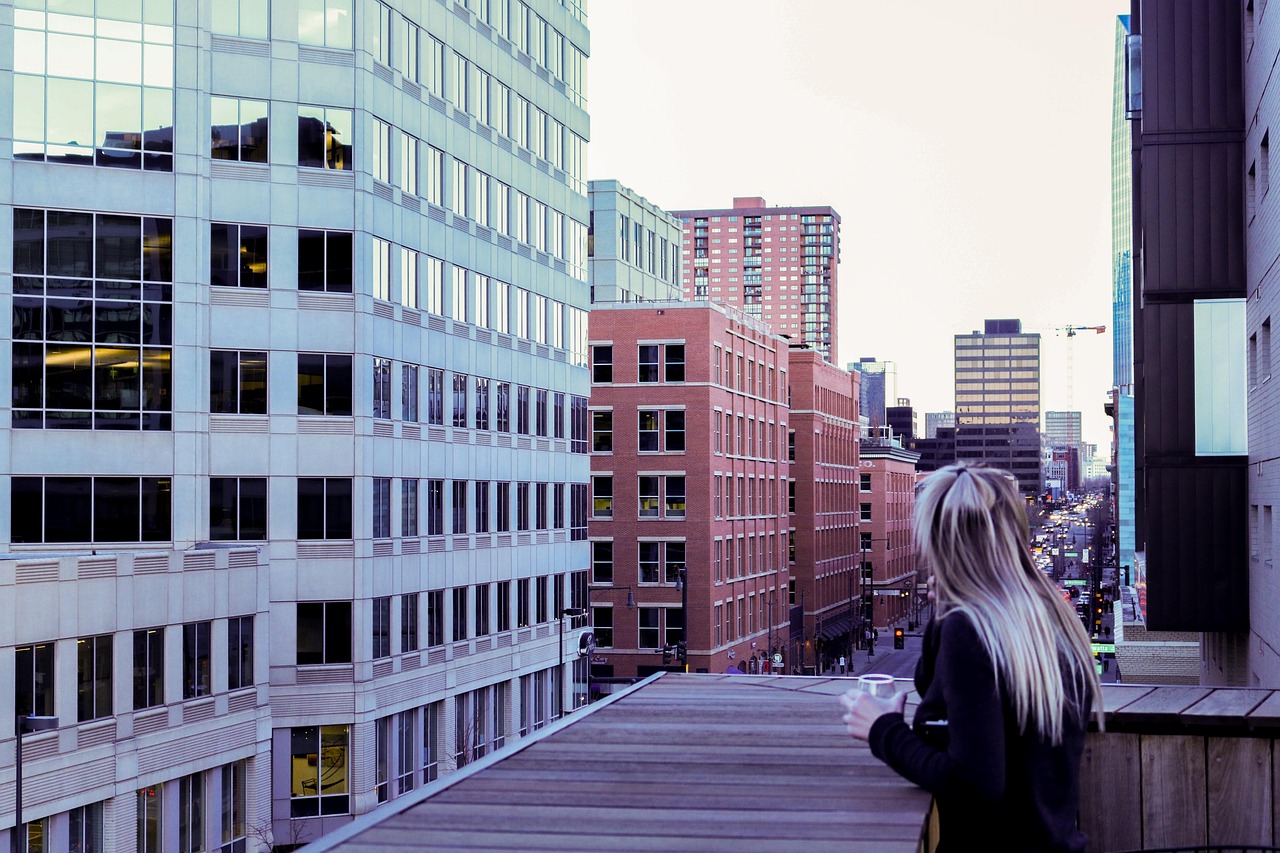 Woman Balcony Buildings - Free photo on Pixabay - Pixabay
