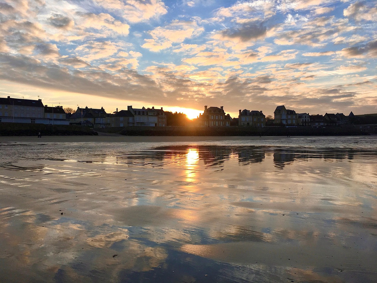 Normandy Beach Reflection - Free photo on Pixabay - Pixabay