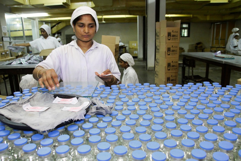 Pharmaceutical Factory Women - Free photo on Pixabay