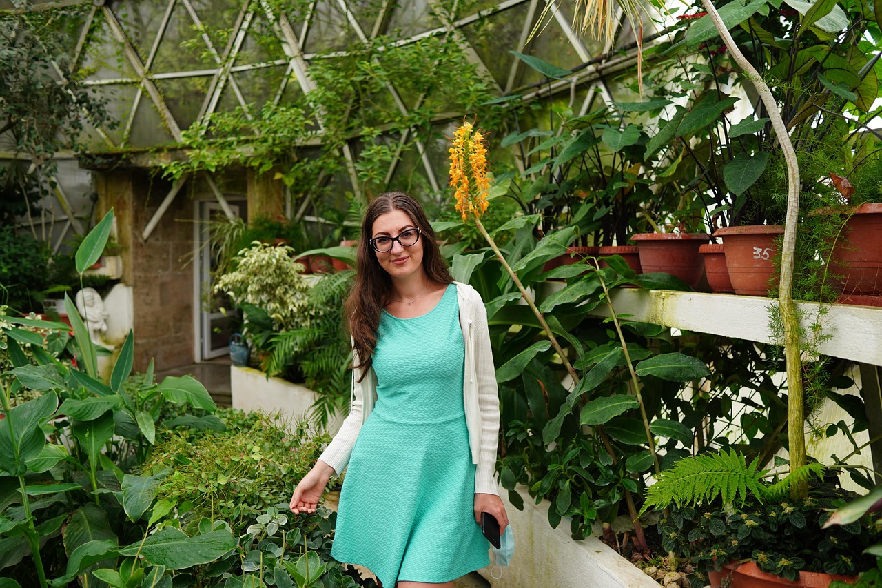 Woman Botanical Garden - Free photo on Pixabay - Pixabay