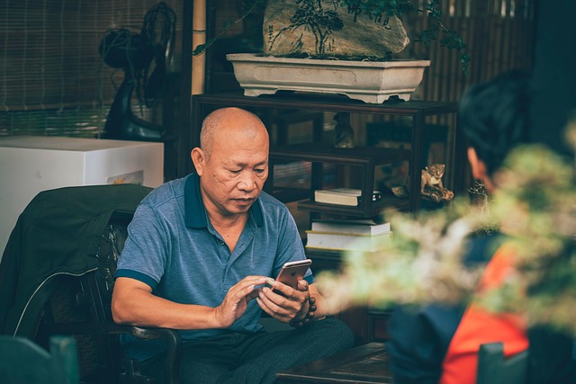 Old Man Smartphone Elderly - Free photo on Pixabay
