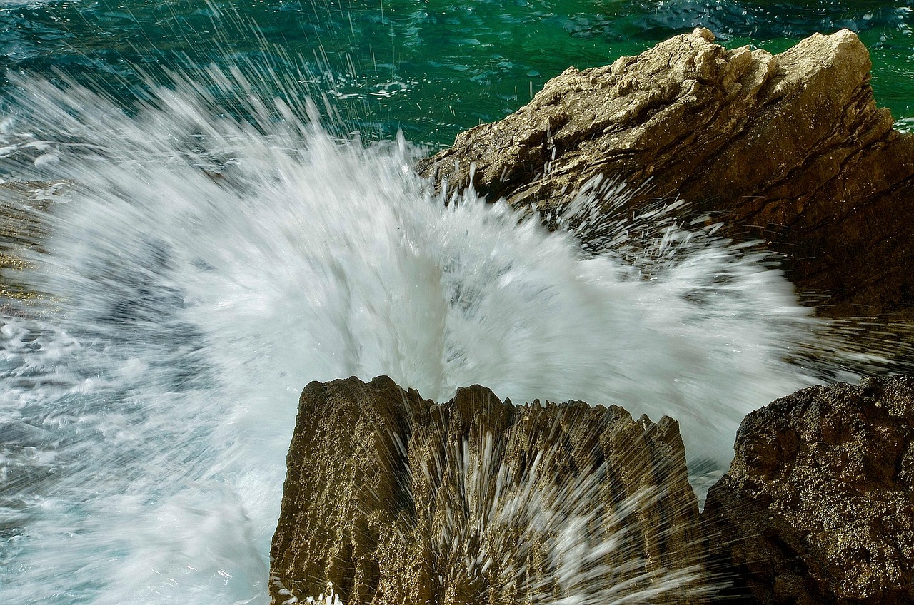 Sea Spray Rocks - Free photo on Pixabay - Pixabay