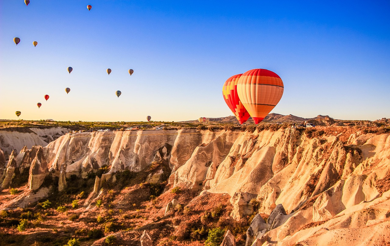 Hot Air Balloons Mountains - Free photo on Pixabay - Pixabay