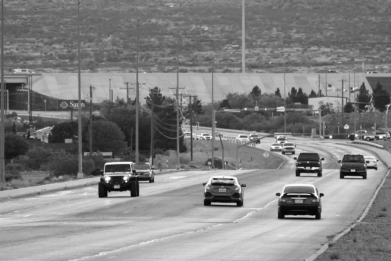 Estrada Avenida Carros - Foto gratuita no Pixabay - Pixabay
