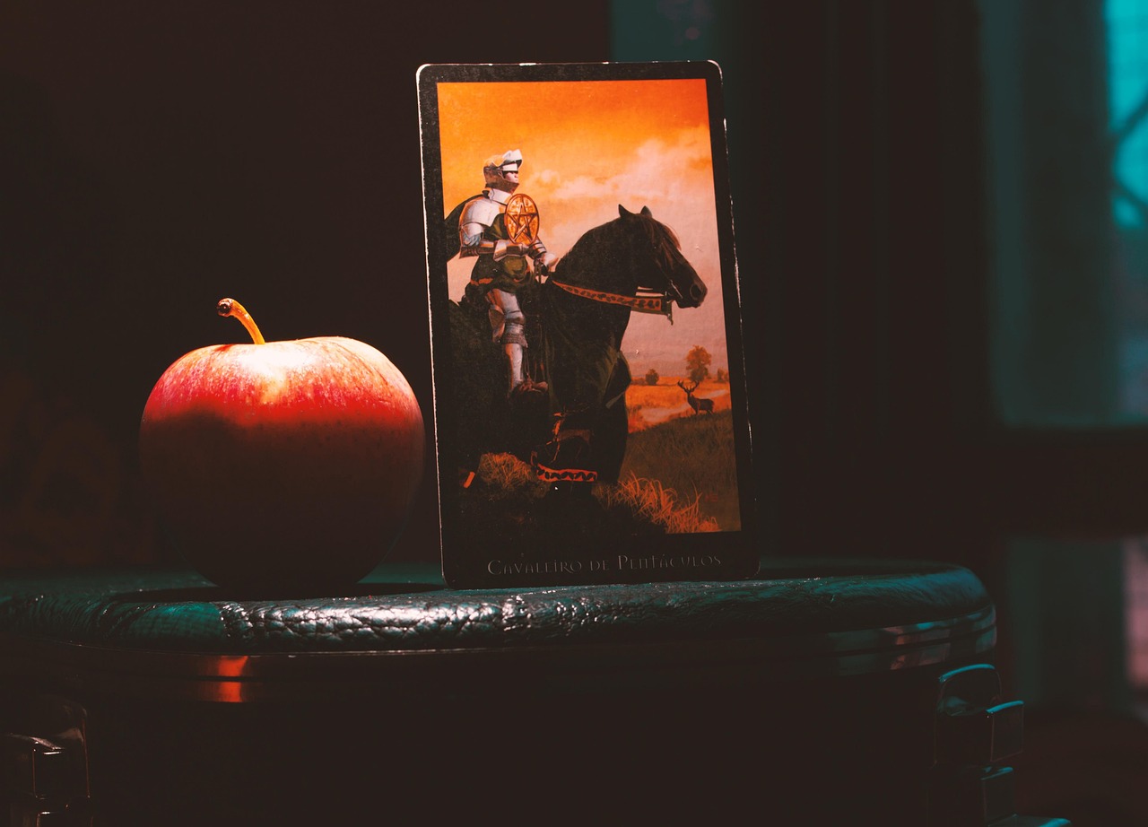 Apple Tarot Knight Of Coins - Free photo on Pixabay - Pixabay