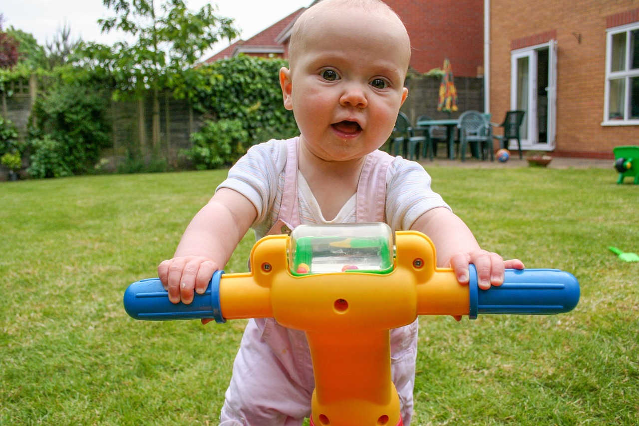 Toddler Girl Garden - Free photo on Pixabay - Pixabay
