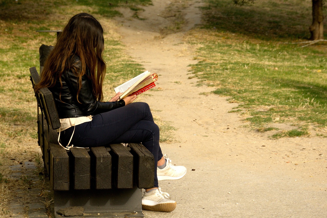 Woman Book Reading - Free photo on Pixabay