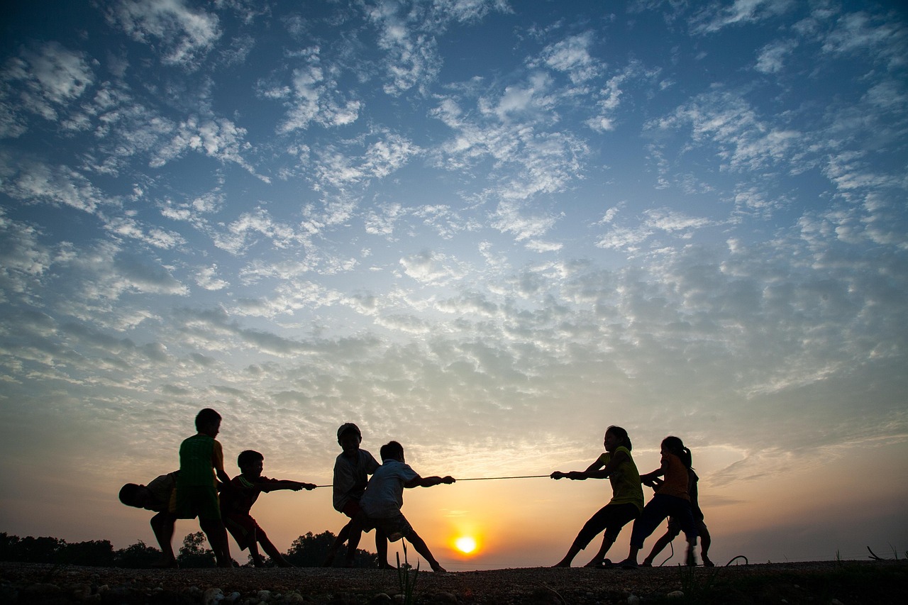10,000+ Free Tug-Of-War & War Images - Pixabay