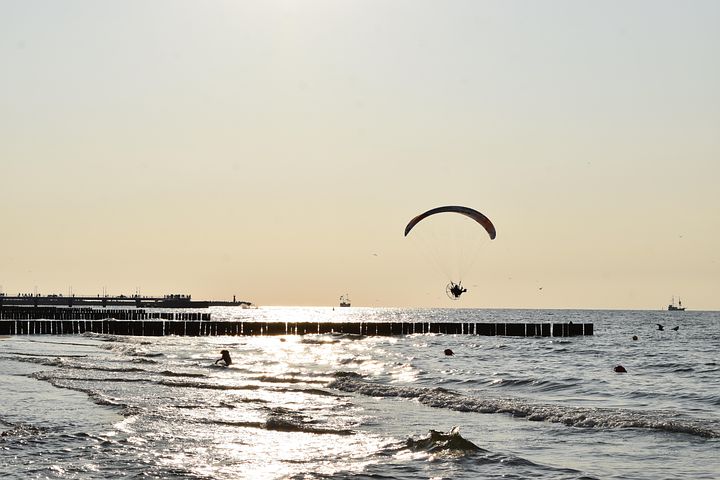 400+ Free Glider & Flying Images
