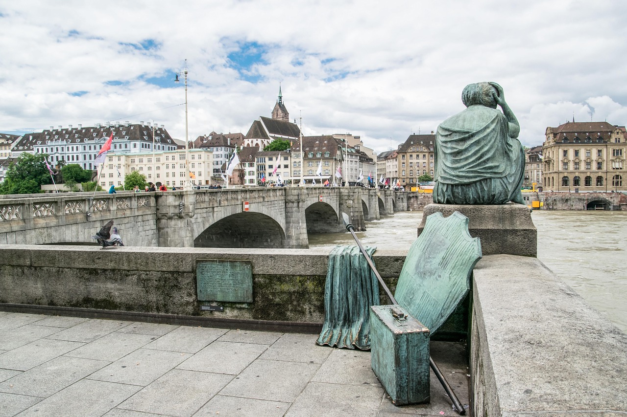 3+ Free Helvetia Auf Reisen & Statue Images - Pixabay