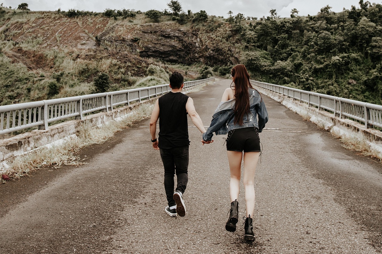 Couple Run Road - Free photo on Pixabay - Pixabay