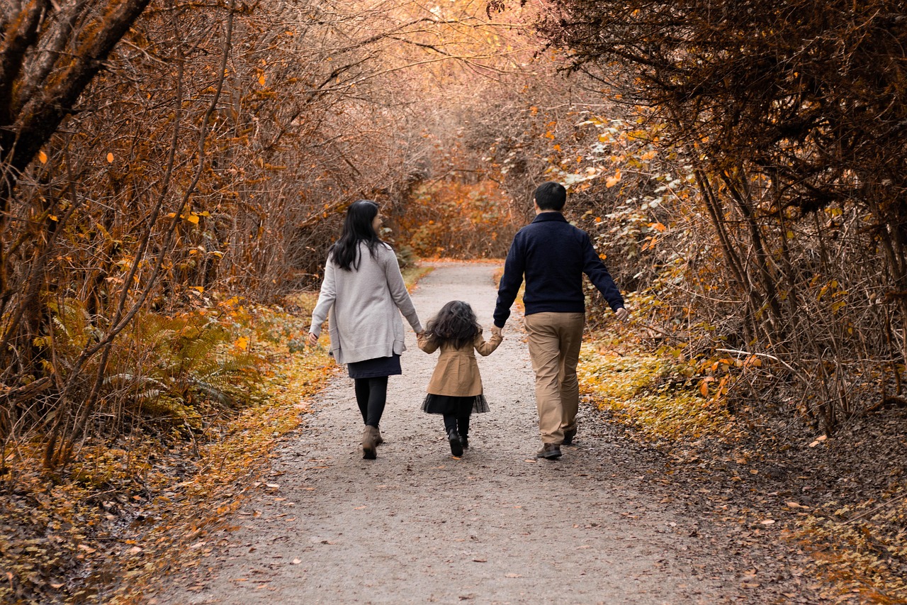 Family Fall Road - Free photo on Pixabay