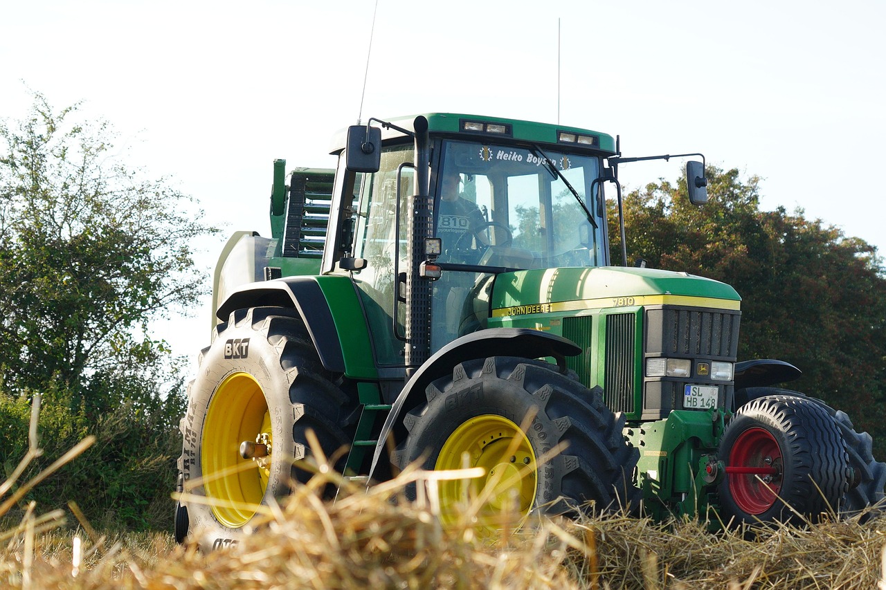 Page 2 - 3,000+ Free Tractor & Agriculture Images - Pixabay
