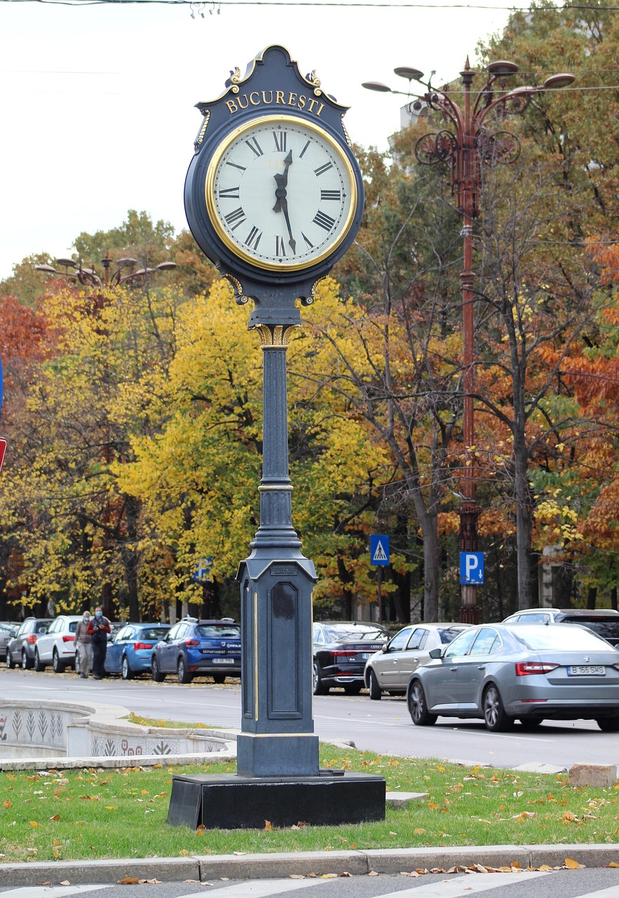 Clock Autumn Time - Free photo on Pixabay