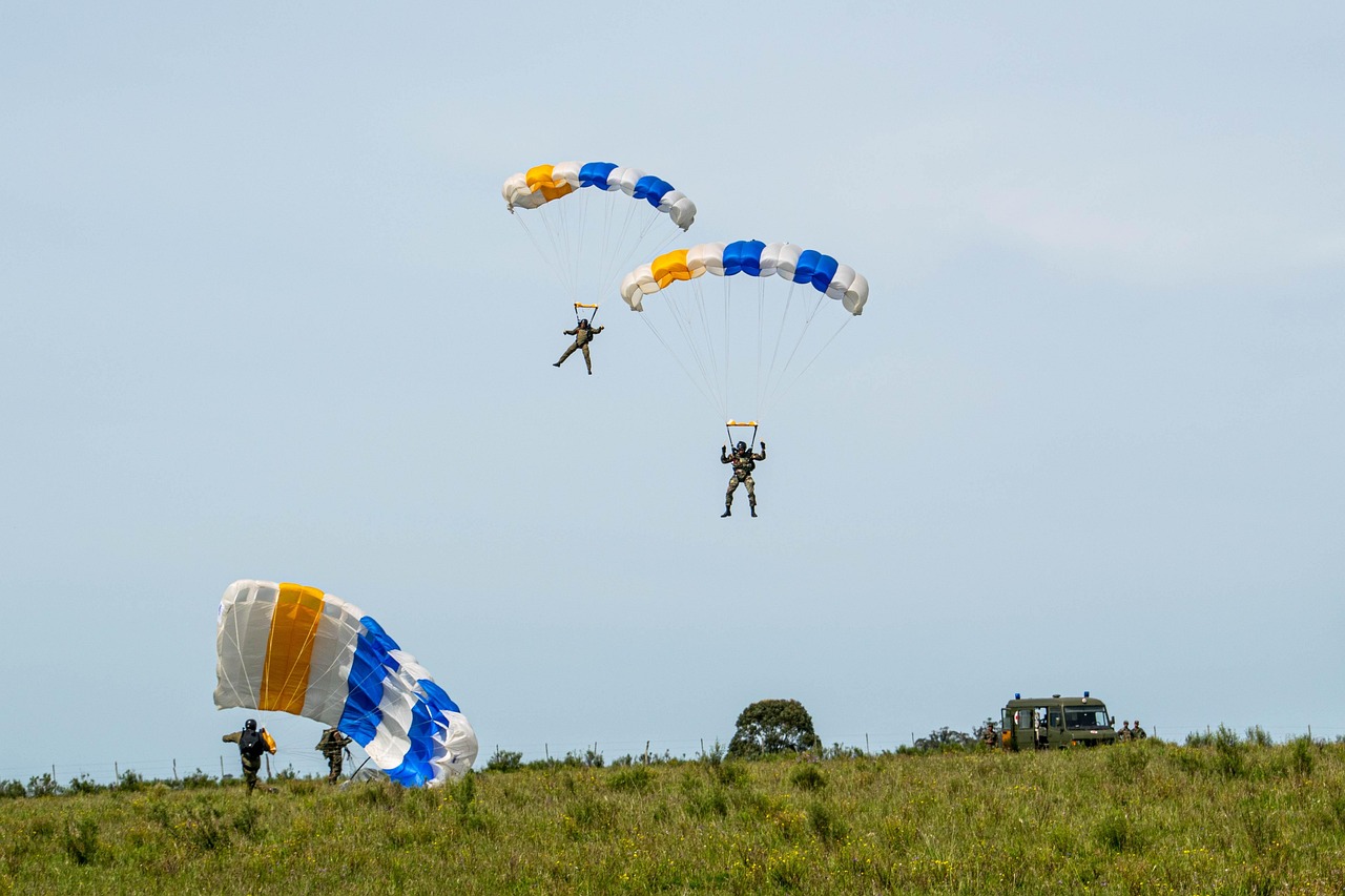 Parachutistes Parachute Militaire - Photo gratuite sur Pixabay - Pixabay