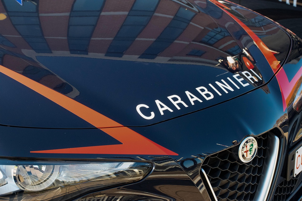 Wunderschone Unterschied Carabinieri Polizia Fotos