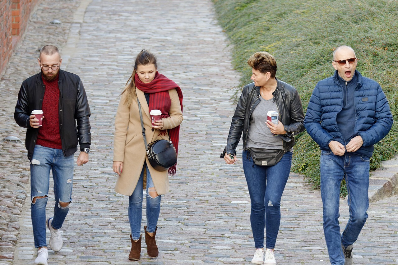 30,000+ Free Old People Walking & People Images - Pixabay