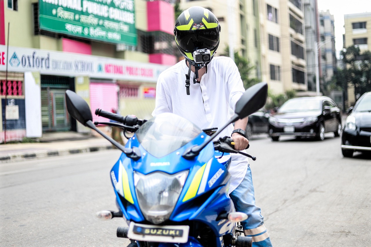 Biker Mit Action-Kamera-Helm - Kostenloses Foto auf Pixabay - Pixabay
