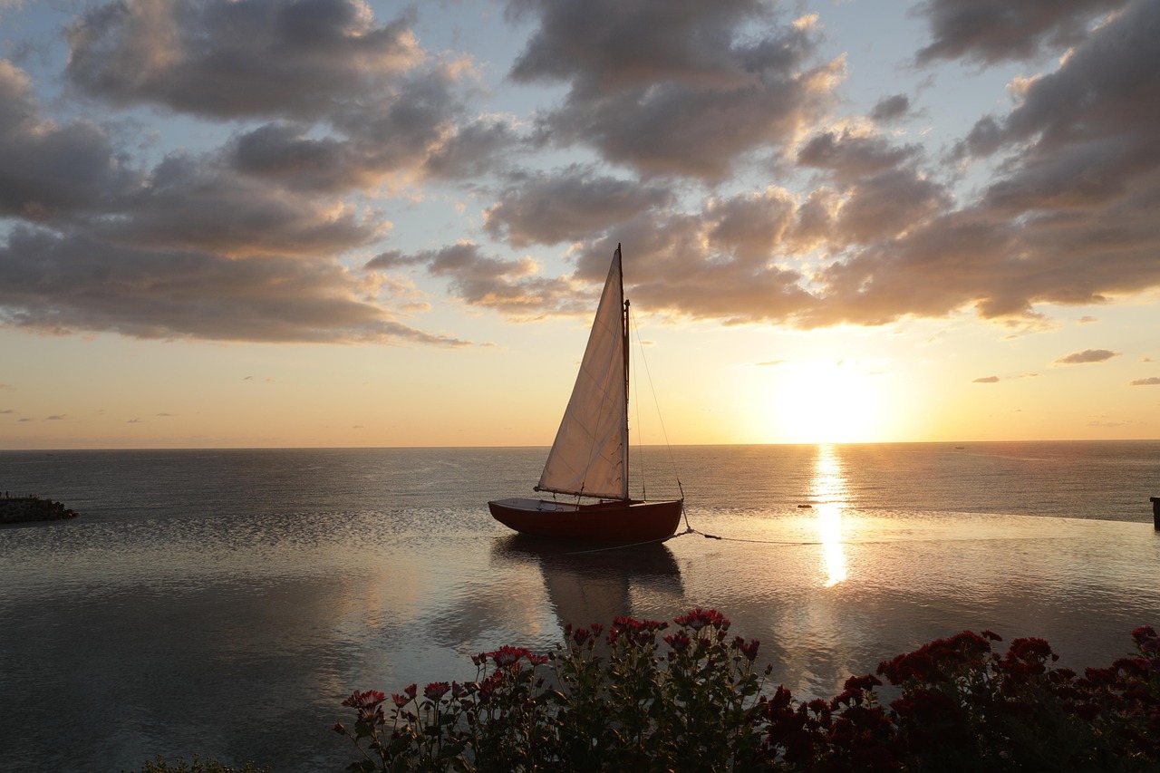 Barco De Vela Mar Amanecer - Foto gratis en Pixabay - Pixabay