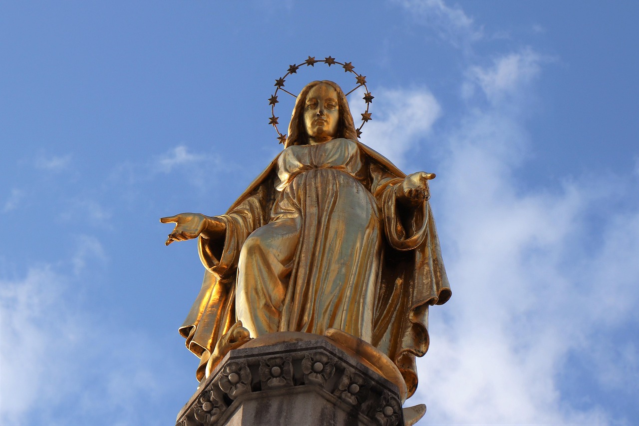 Golden Statue Virgin Mary - Free photo on Pixabay