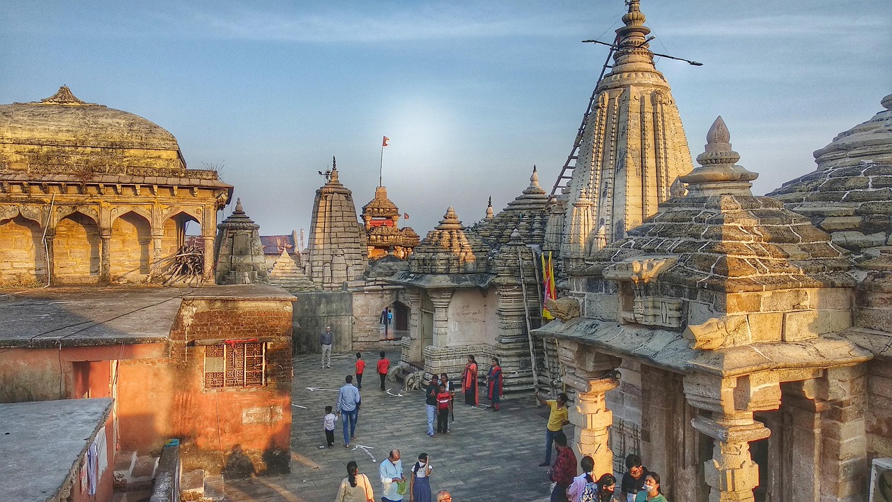 9,000+ Free Diseños De Mandir & Paris Images - Pixabay