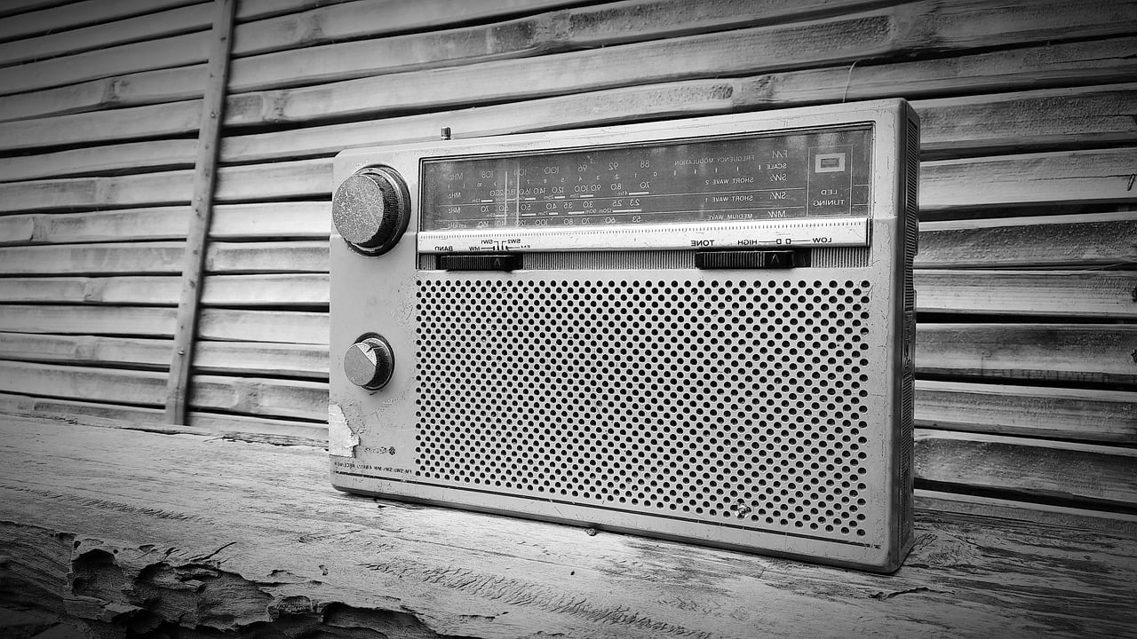 Meer dan 50.000 gratis afbeeldingen van Radio En Televisie en Radio ...