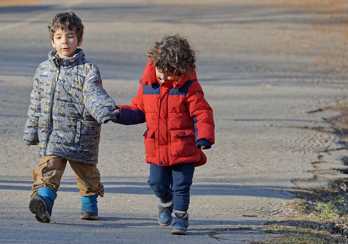 200+ Free Children Walking & Children Images - Pixabay