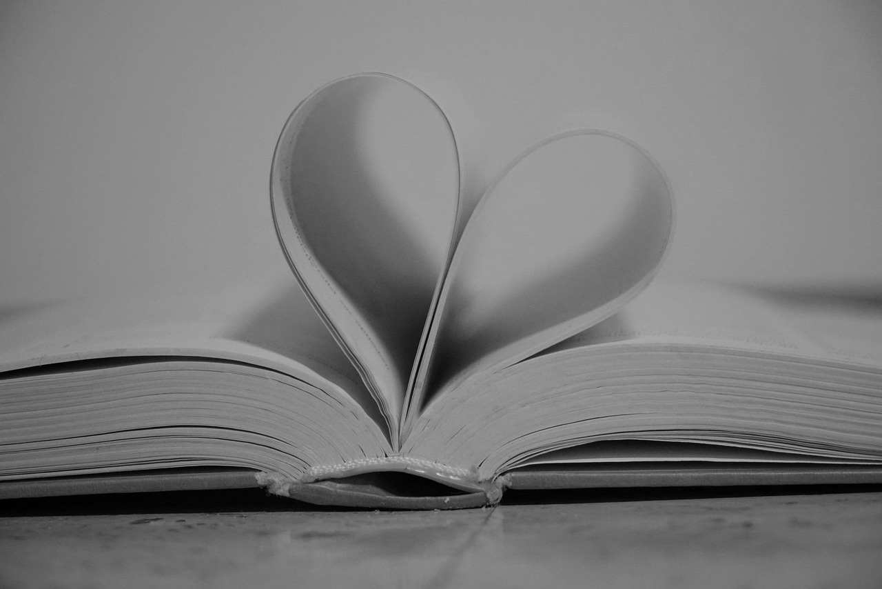 40,000+ Free Books Black White & Book Images - Pixabay
