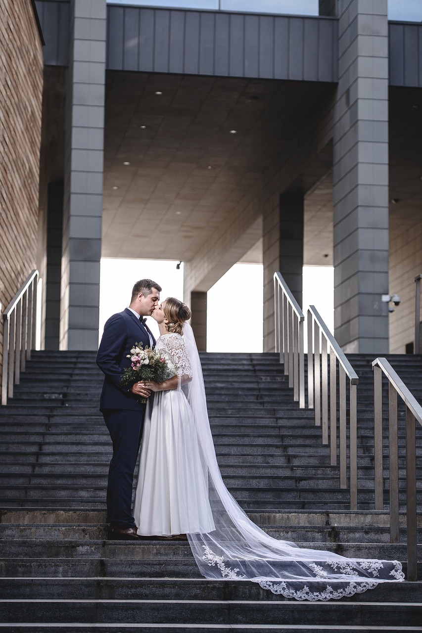 Wedding Couple Kiss - Free photo on Pixabay - Pixabay