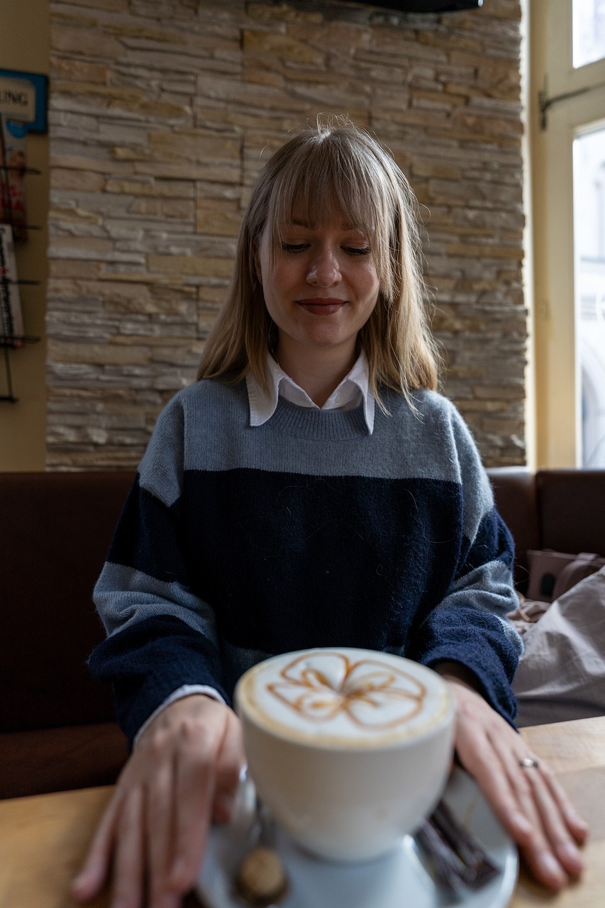 Frau Cafe Kaffee Coffee - Kostenloses Foto auf Pixabay
