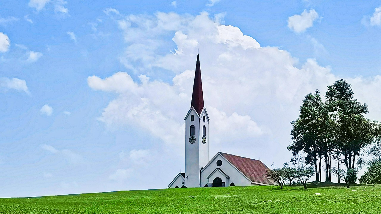 Kirche Baum Blauer Himmel - Kostenloses Foto auf Pixabay