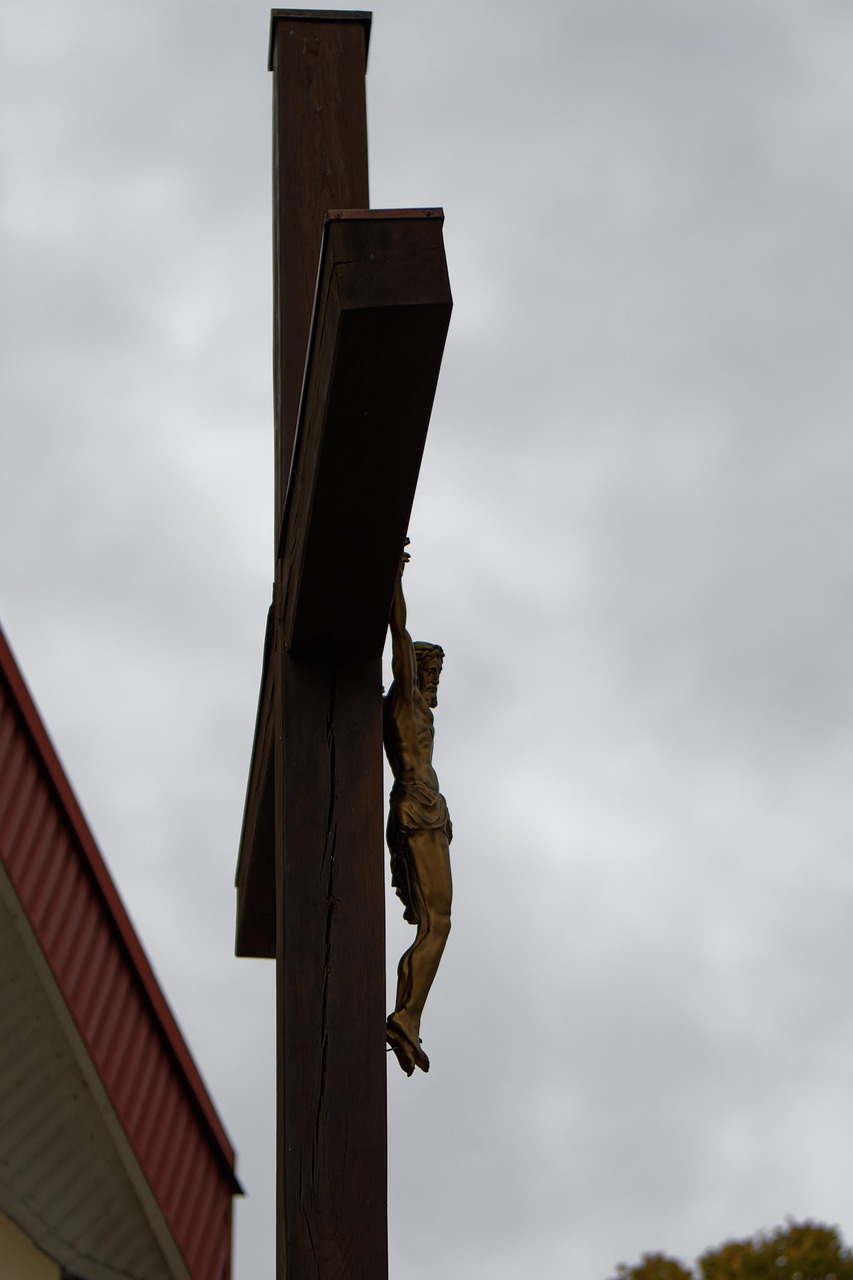 Sculpture Crucified Cross - Free photo on Pixabay