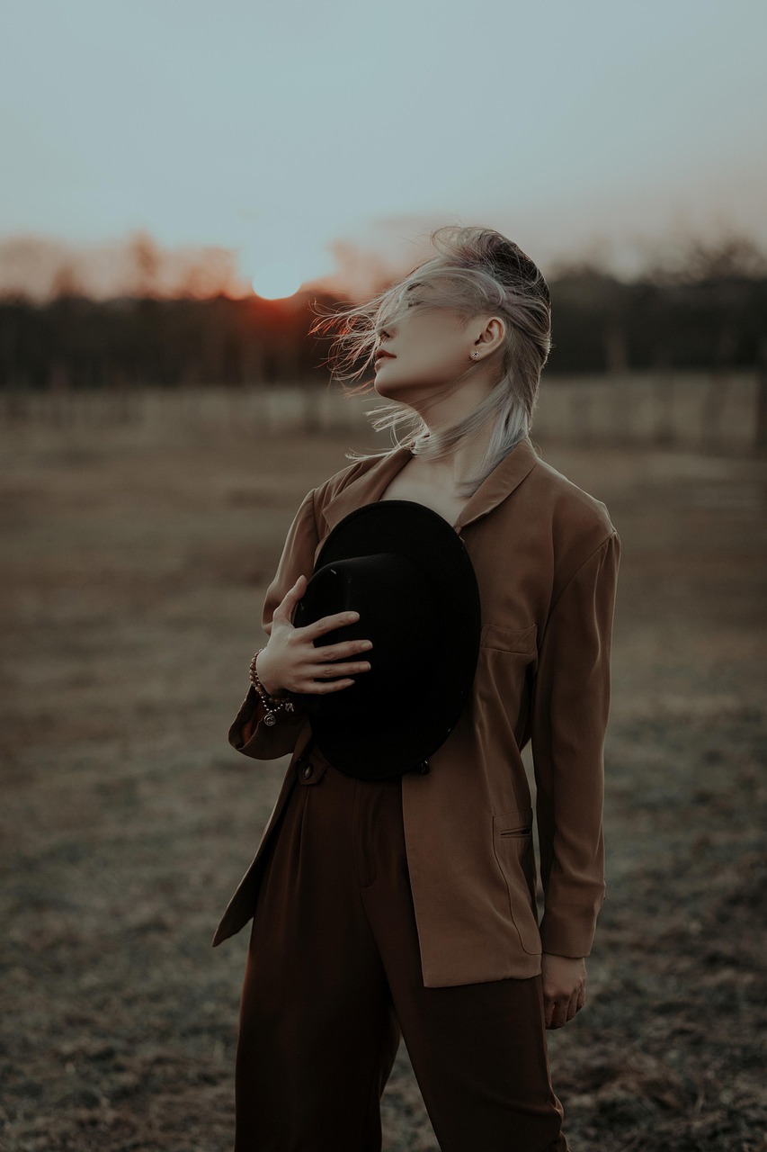 Femme Sur Le Terrain Portrait En - Photo gratuite sur Pixabay - Pixabay