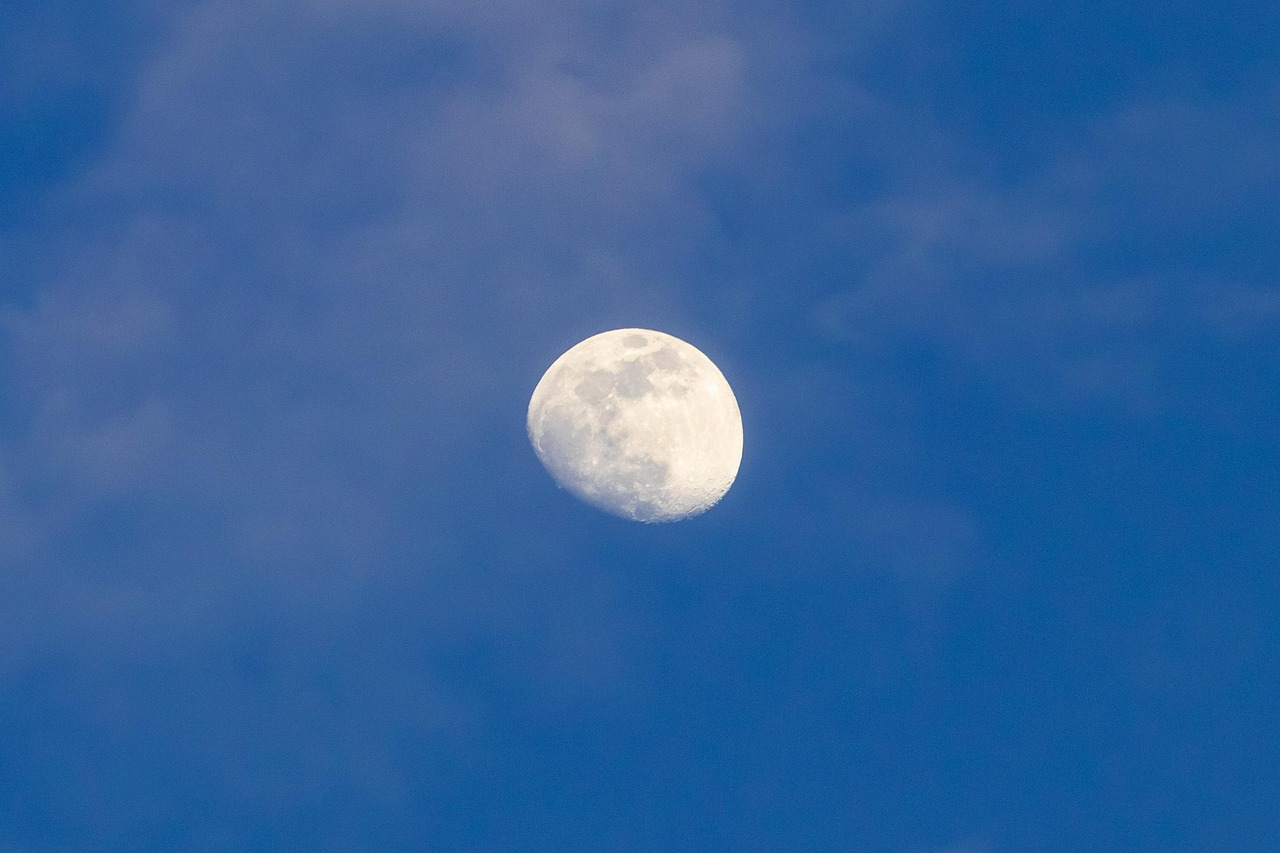 10,000+ Free New Moon & Moon Images - Pixabay