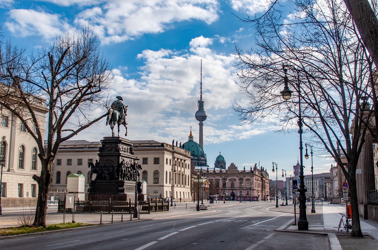 Statue Road Street - Free photo on Pixabay - Pixabay