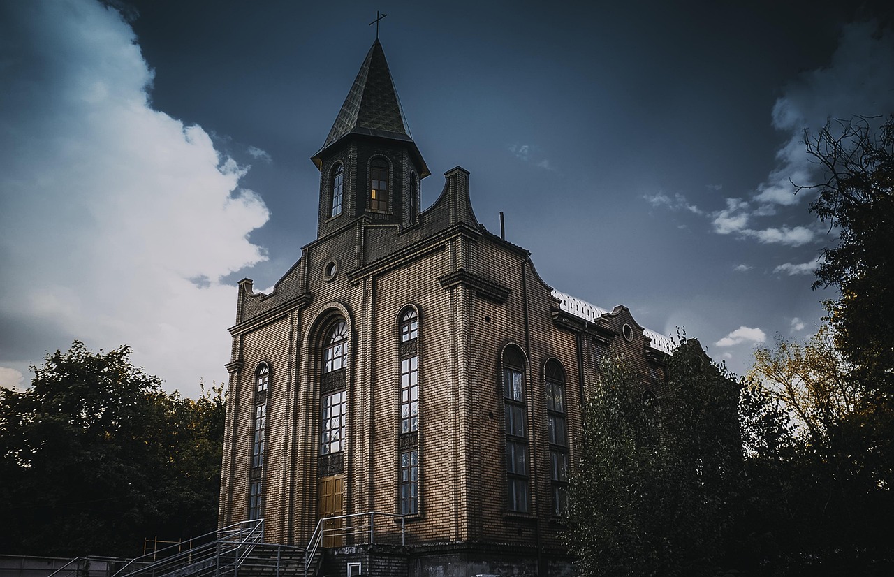 Church Gothic Architecture Cloudy - Free photo on Pixabay