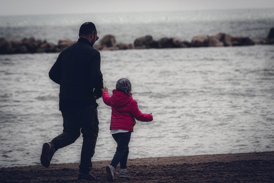 Father And Child Beach Running - Free photo on Pixabay - Pixabay