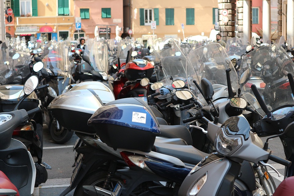 Motorcyklar Parkeringsplats Stad - Gratis foto på Pixabay