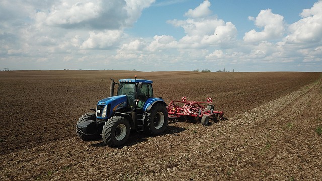 Tractor Farmland Agriculture - Free photo on Pixabay