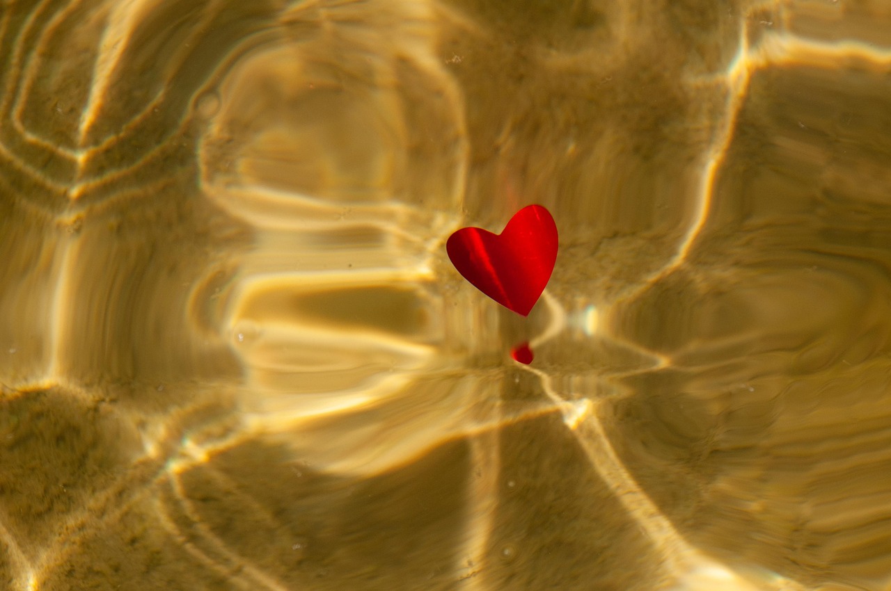 Heart Water Surface - Free photo on Pixabay - Pixabay