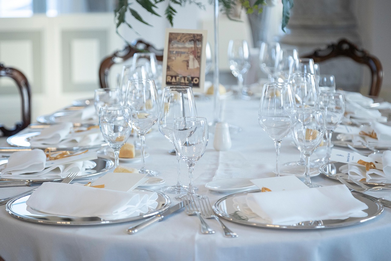 Table Setting Banquet Dining - Free photo on Pixabay