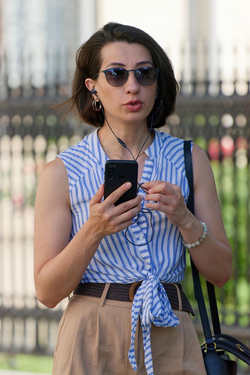 Girlie Fashion Smartphone - Free photo on Pixabay
