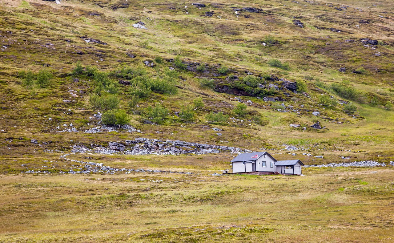 10+ Free Tundra House & Tundra Images - Pixabay