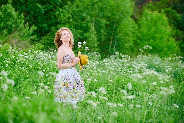 Pretty Rustic Girl In The Meadow - Free photo on Pixabay - Pixabay