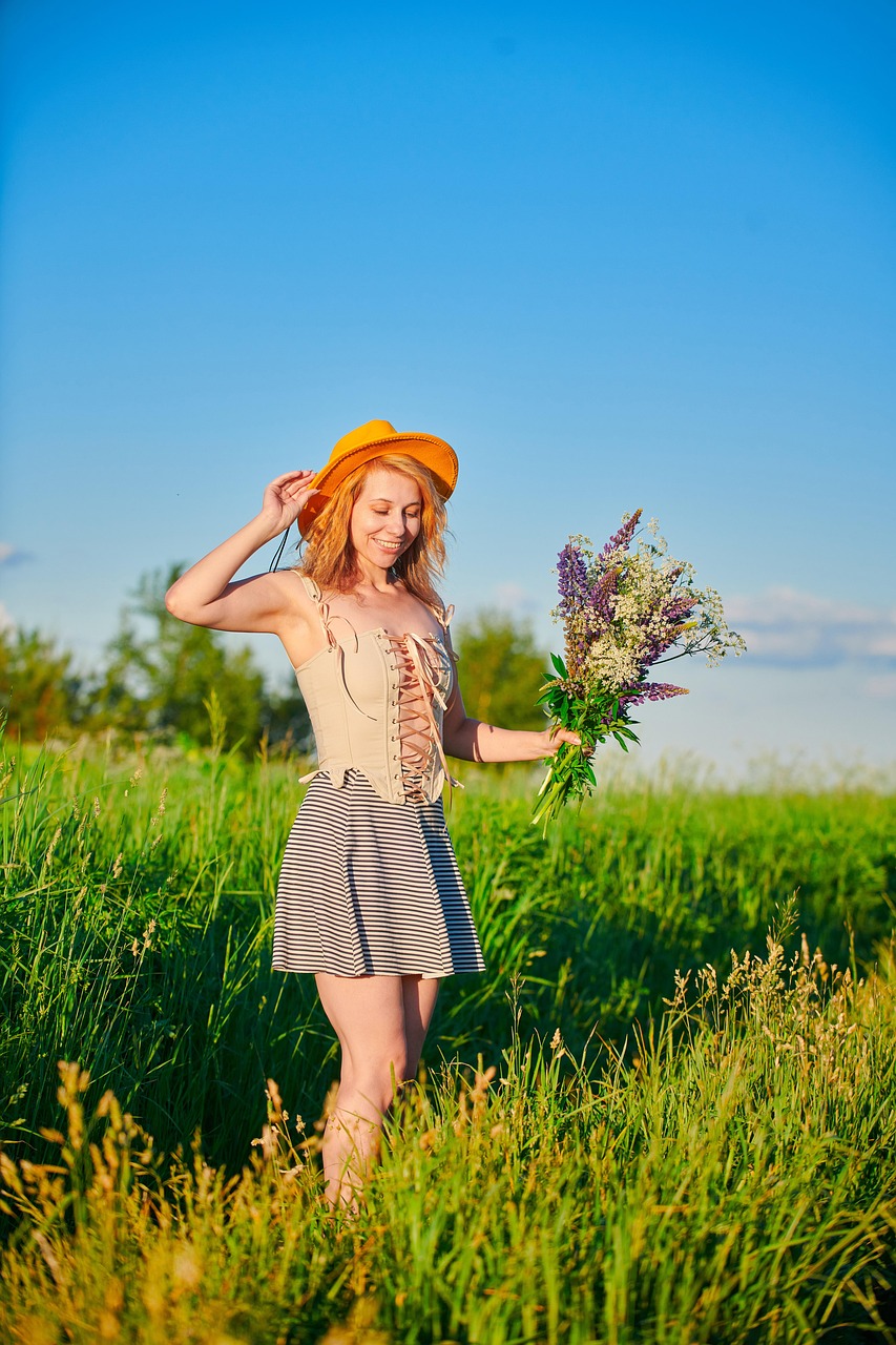 Woman With Flowers Bouquet Of - Free photo on Pixabay
