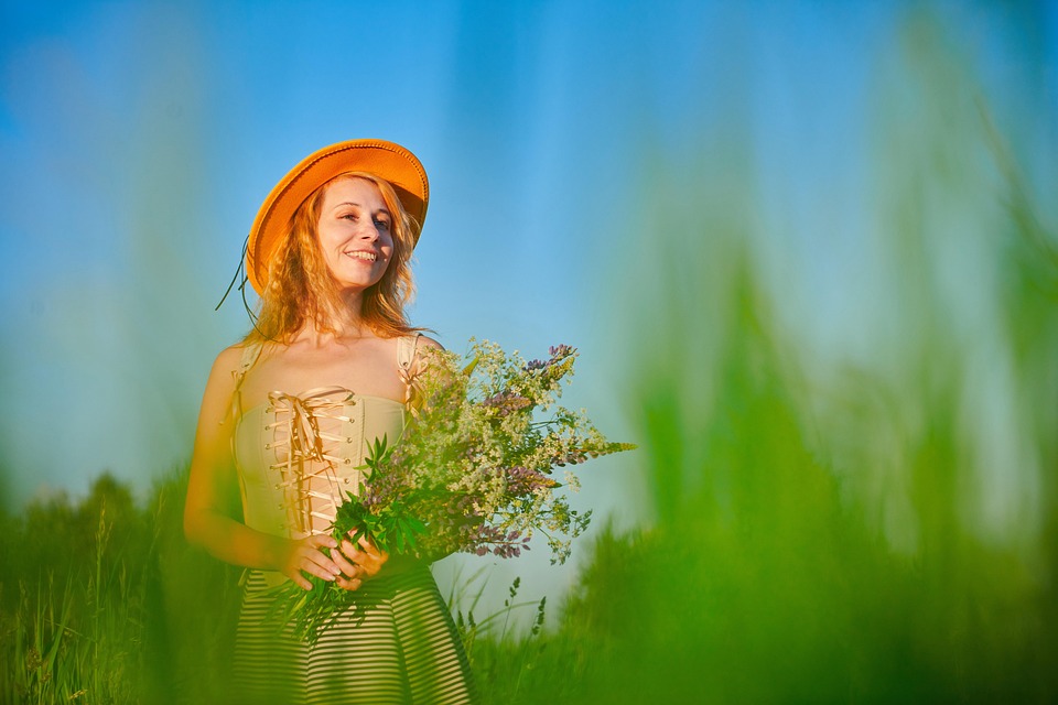 Woman With Flowers Bouquet Of - Free photo on Pixabay